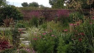 Common Landscape Design Styles & How To Achieve Them | Cedreo